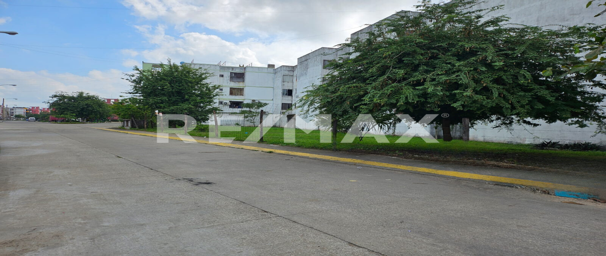 Terreno Habitacional en CIRCUITO VALLE DE TOLUCA ... - Propiedades.com