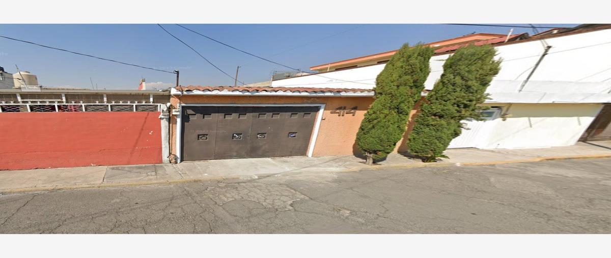 Casa en GLADIOLAS 000, Villa de las Flores 1a Sec... - Propiedades.com