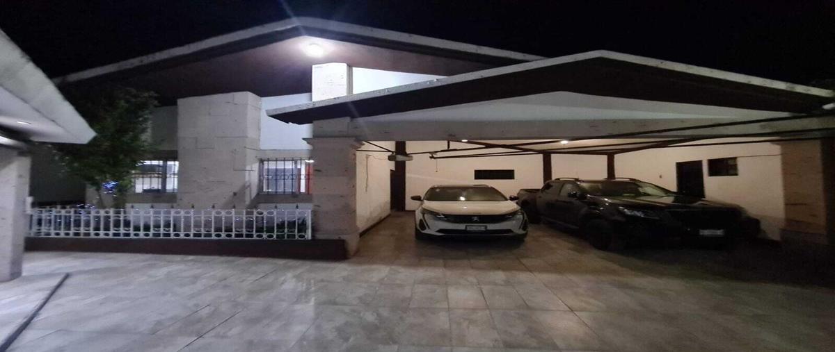 Casa en Paseo de las Englatinas, Parques de La Ca... - Propiedades.com