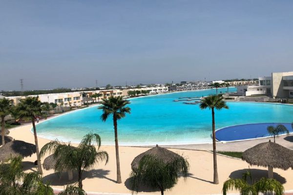 Se renta departamento en Crystal Lagoons, Colonia Moderno Apod...