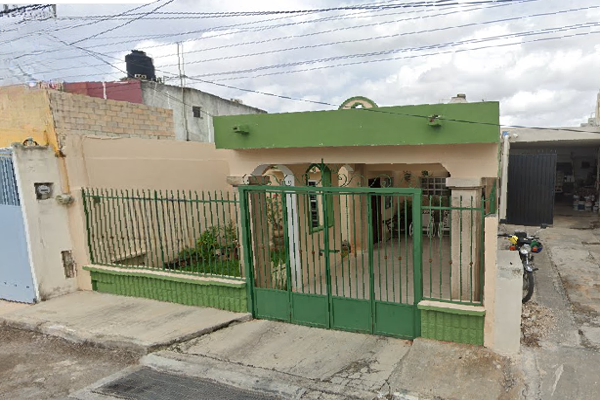 Venta de casa Calle 10 #409, Colonia Diaz Ordaz, C.P. 97130