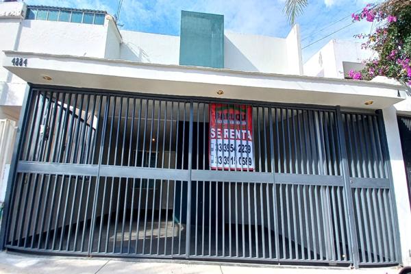 Renta casa en Joseph Hayden, Colonia Prados Vallarta, C.P. 45020