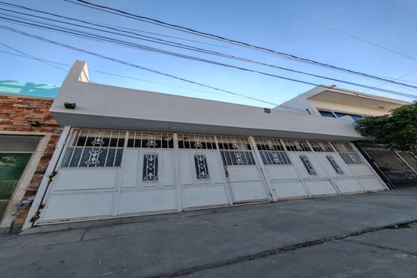 Venta casa en De Los Fulmares #107, Colonia Jardines del Valle, C.P. 37118