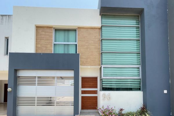 Venta de casa en las lomas, Colonia Las Lomas Residencial