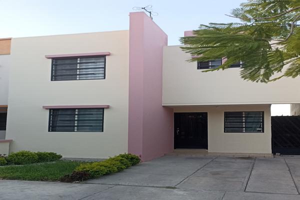 Venta de casa en Cardenal, Colonia Las Lomas Sector Bosques, C.P. 66024