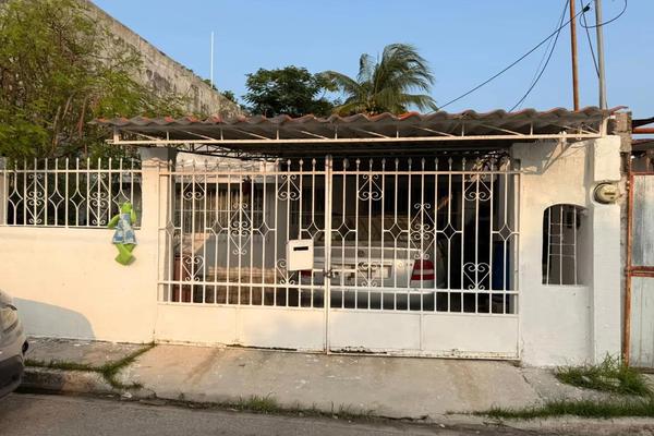 Casa en venta disponible en Playa laguna azul #25, Colonia Isla de Tris ...
