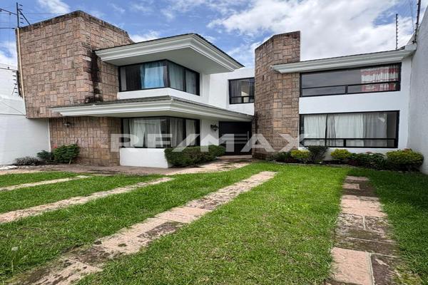 Casa disponible en renta en Alfredo del Mazo, Colonia Coaxustenco, C.P ...
