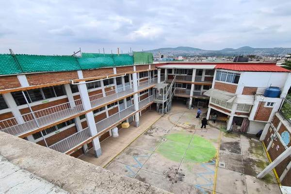 Se vende edificio , Colonia Alfredo del Mazo, C.P. 56577
