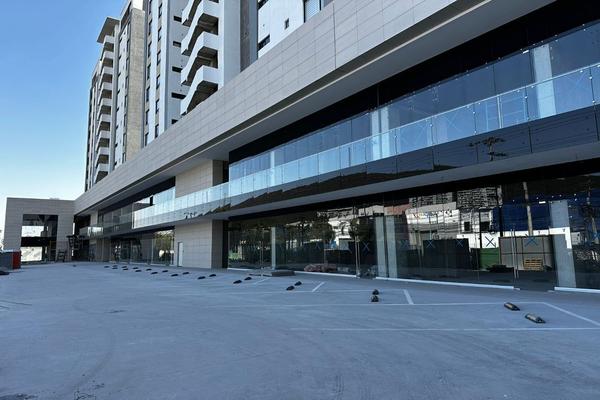 Local en Av. Aaron Saenz Garza, Santa María, Nuev... - Propiedades.com