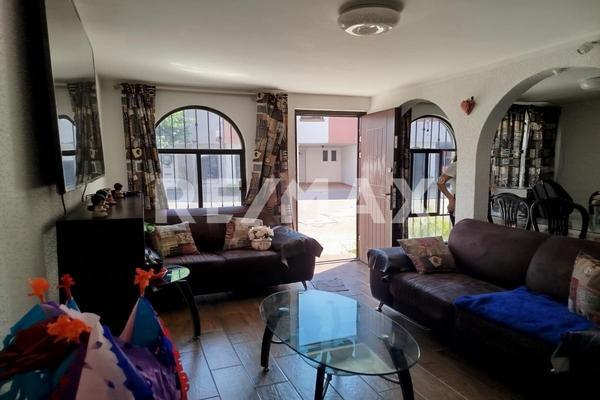 Venta de casa en Av Alamos, Colonia Arcos del Alba, C.P. 54750