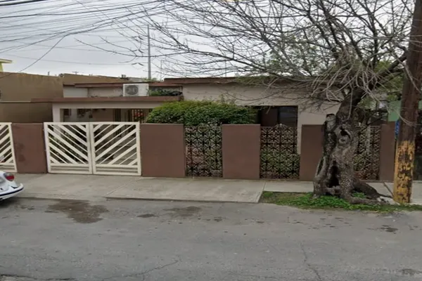 Venta de casa en Av Central #708, Colonia Chapultepec, C.P. 66450