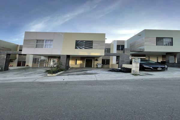 Casa en renta, Avenida los Pinos, Colonia Pinos de Narez, C.P. 22127