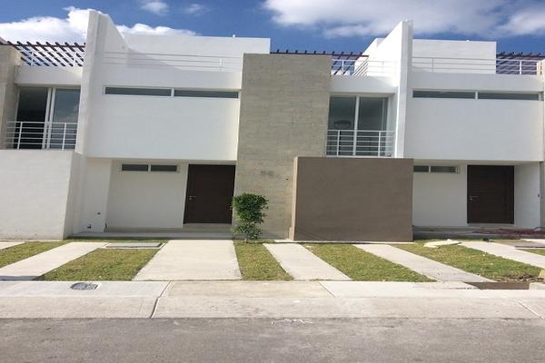 Casa en renta, Av. Zakia, Colonia Zakia, C.P. 76269