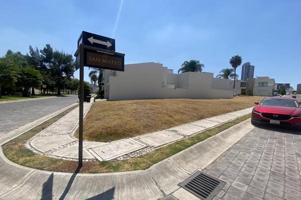 Terreno Habitacional en BOULEVARD ATLIXCAYOTL 400... - Propiedades.com