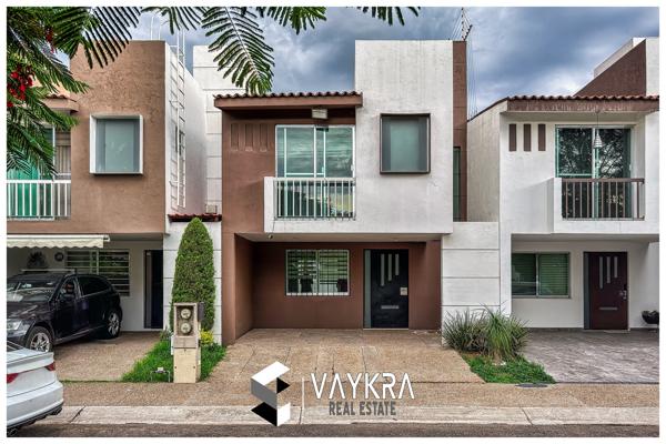 Se renta casa en Calle Azul, Colonia Diamante Residencial, C.P. 36625
