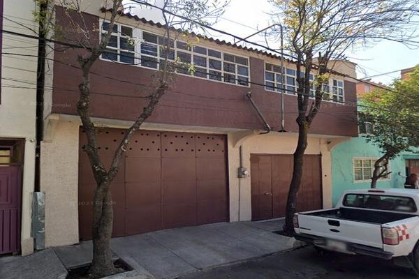 Se vende casa en Calle 11, Colonia Moctezuma 1a Sección, C.P. 15500
