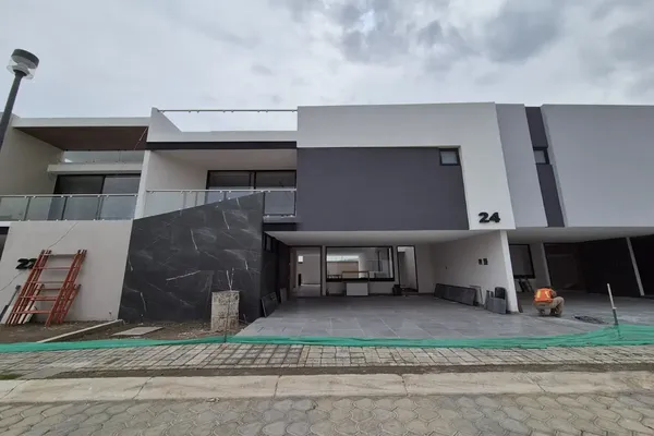 Casa en Calle Tuxtla 1, Lomas de Angelópolis, Pue... - Propiedades.com
