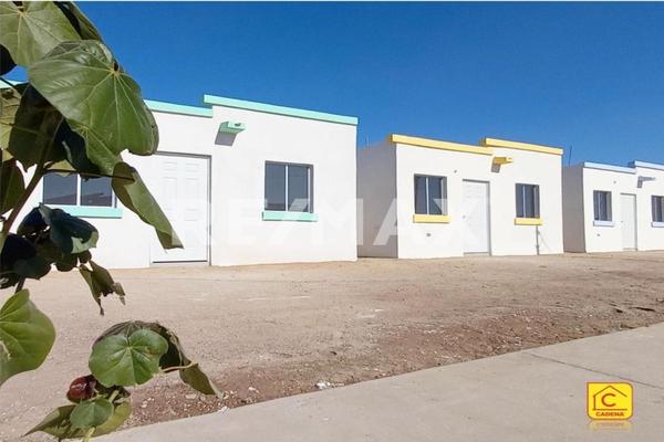 Venta casa en CENTAURUS ACACIA, Colonia Viñas del Sol, C.P. 21190
