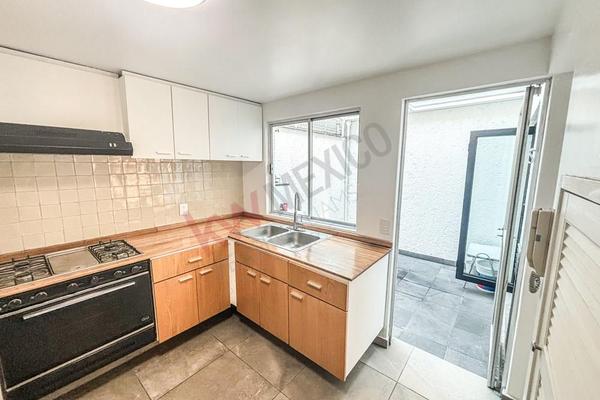 Casa en renta disponible en Cda. Charco azul #560, Colonia Mix...