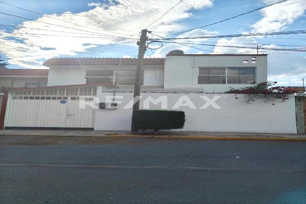 Renta de casa Cerro de la estrella, Colonia Xinantécatl