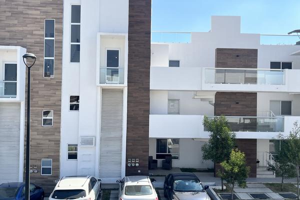 Departamento en renta, Circuito Azaleas, Colonia Zizana, C.P. 76269