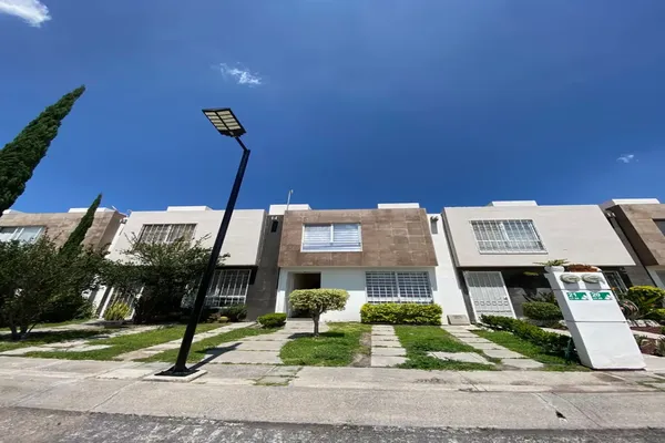 Casa en condominio en venta, - #-, Colonia Ciudad del Sol, C.P. 76116