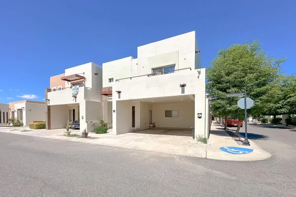 Casa en venta disponible en D #1, Colonia Rivello Residencial