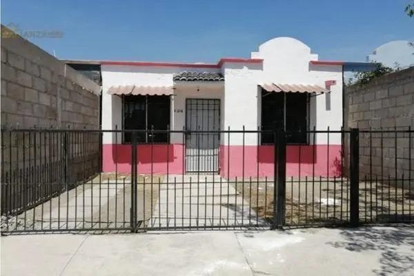 Se vende casa en c12 #s/n, Colonia Centro, C.P. 42000