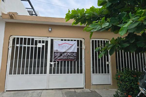 Venta de casa GAVILAN, Colonia Paraiso Salahua, C.P. 28869