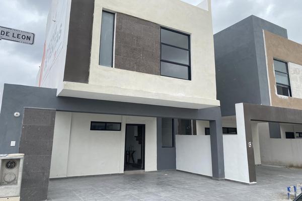 Se vende casa , Colonia Huinalá, C.P. 66640