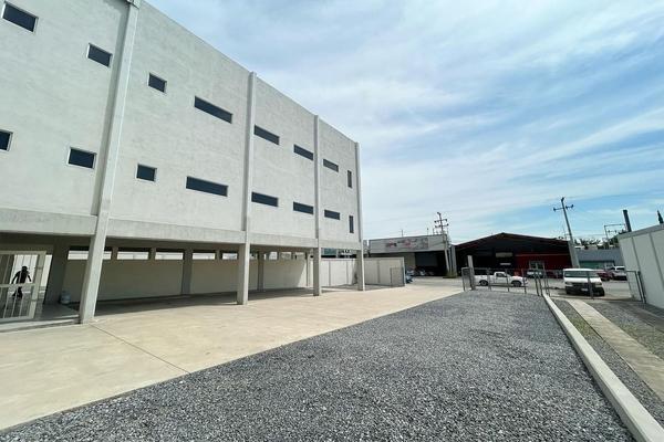 Se renta nave industrial en , Colonia Industrial, C.P. 64440
