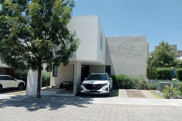 Se renta casa en condominio Inspira #7, Colonia Zibatá, C.P. 76269