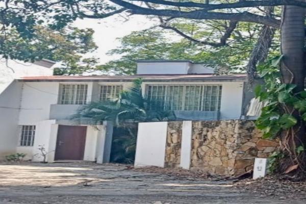 Se vende casa en Laureles 20, Colonia Los Laureles, C.P. 29020