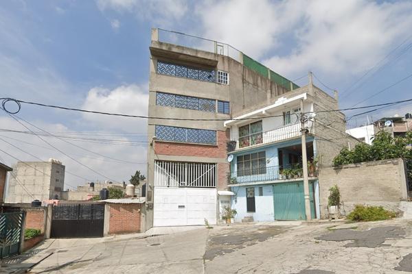 Se vende edificio , Colonia Loma Colorada 1ra. Sección, C.P. 53420