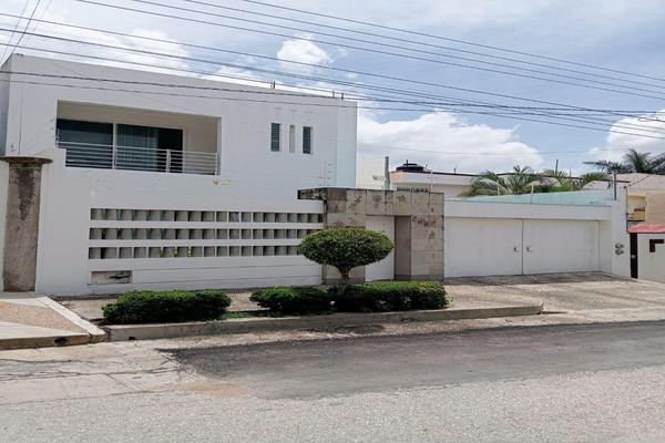Se vende casa en , Colonia Los Laureles, C.P. 29020