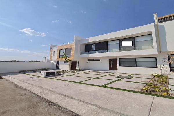 Se renta casa Los Robles, Colonia Zibatá, C.P. 76269