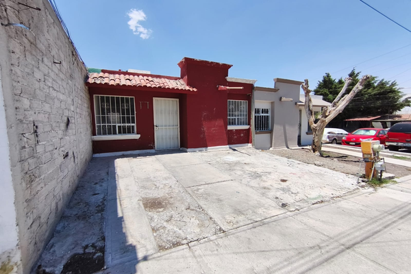 Casa en venta disponible en Monte Atlas, Colonia La Loma, C.P. 76220