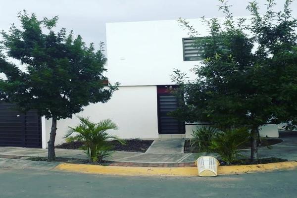 Renta de casa en olivo, Colonia Bosques de Huinalá, C.P. 66645