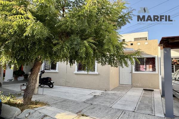 Se renta casa Paseo de Primaveras, Colonia Real Bugambilias, C.P. 28979