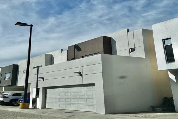 Casa en Paseo del Río, Puerta del Río, Baja Calif... - Propiedades.com