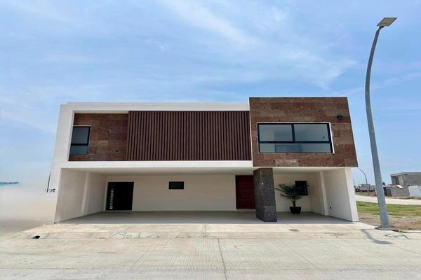 Venta de casa en punto, Colonia Las Lomas Residencial, C.P. 95264