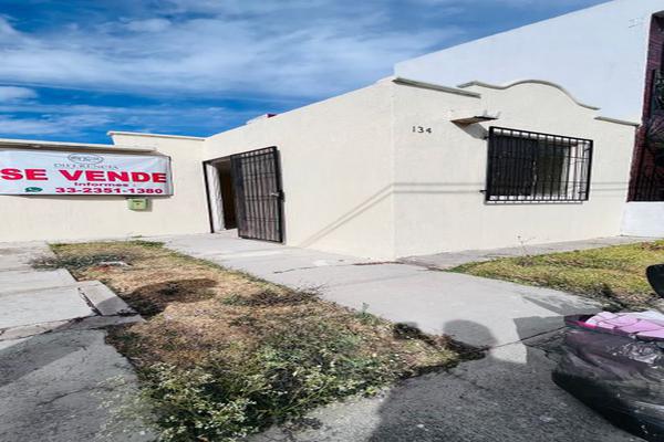 Casa en San Silvestre 134, Hacienda Santa Fe, Jal... - Propiedades.com