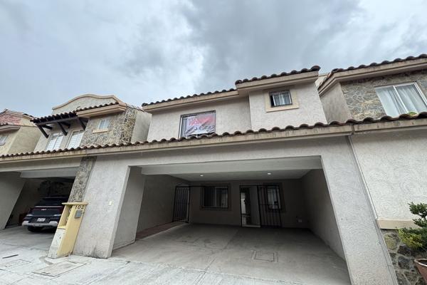 Venta de casa Santa Catarina, Colonia Real Madeira, C.P. 42082