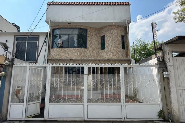 Se renta casa , Colonia Sección Parques, C.P. 54720