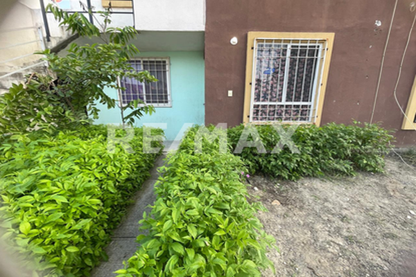 Casa en venta disponible en Valle de Santa María, Colonia Valle de ...